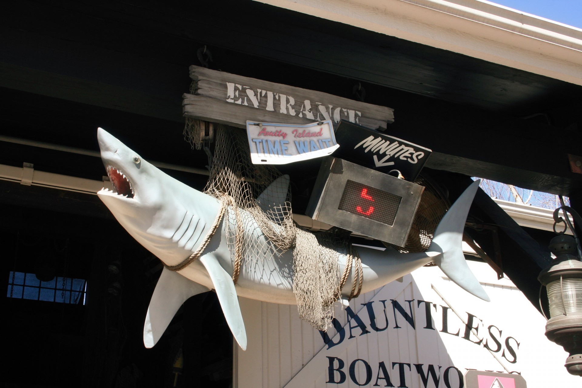 Grooveshark Is Now Deadshark: How an Illegal Streaming Service Hid ...